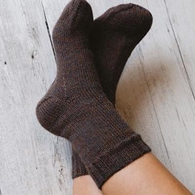 2807 Sox 6ply Simple Sock Knitting Pattern at Knitnstitch